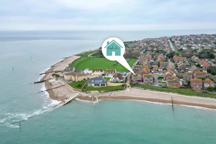 Spacious 4-bed Seaside Retreat In Selsey - Selsey