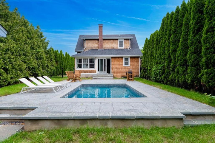 Cozy Greenport Cottage - The Hamptons, NY