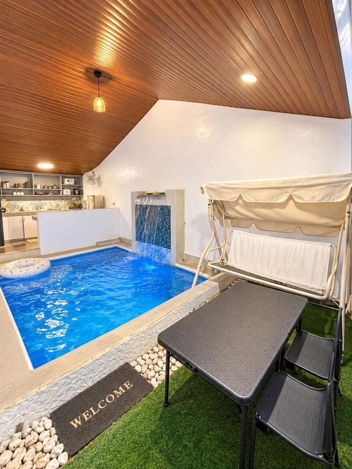 Rienzi's Hiraya Villas - Ep Palm - Cozy 3br Villa - Private Pool - On-site Parking - Near Clark Airport - Angeles