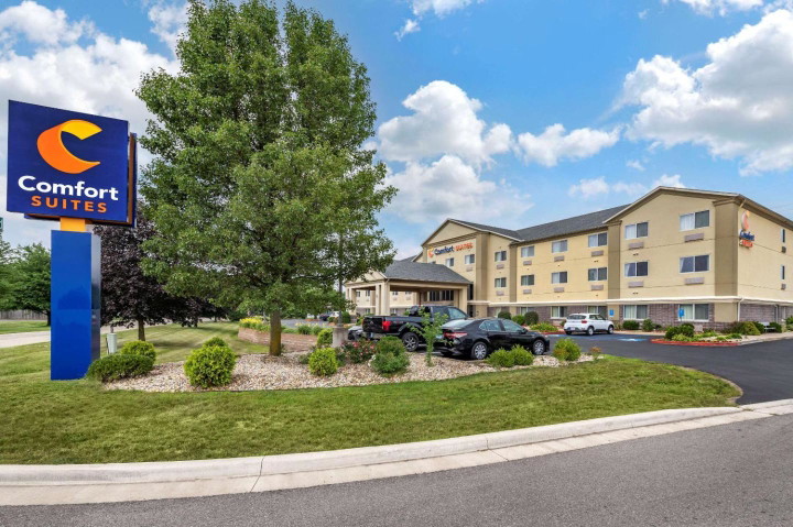 Comfort Suites Elkhart North - Elkhart, IN