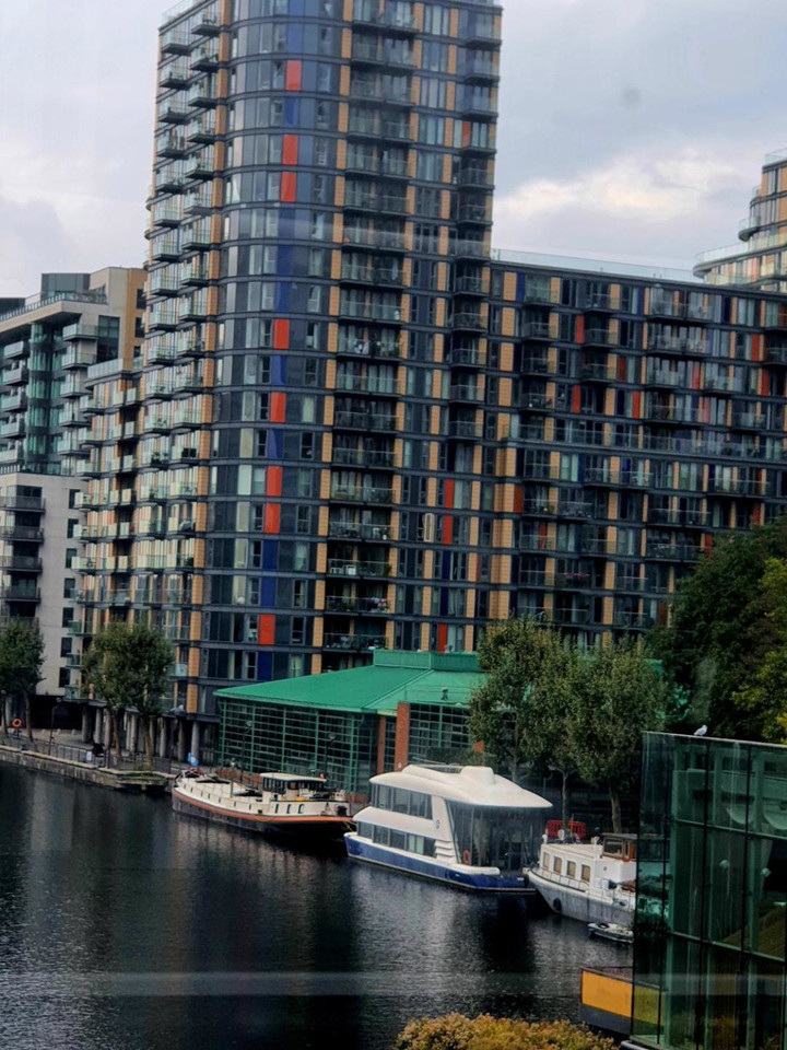 Ensuite Canary Wharf Room In Shared Riverside Apartment - Central London