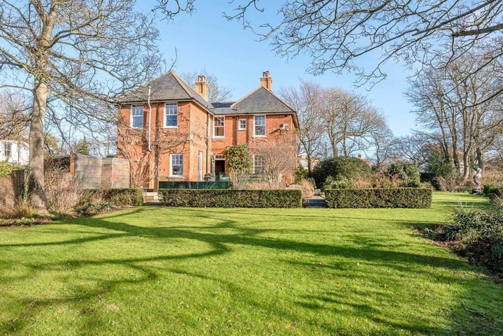 Kingsfield House, Aldeburgh - Aldeburgh