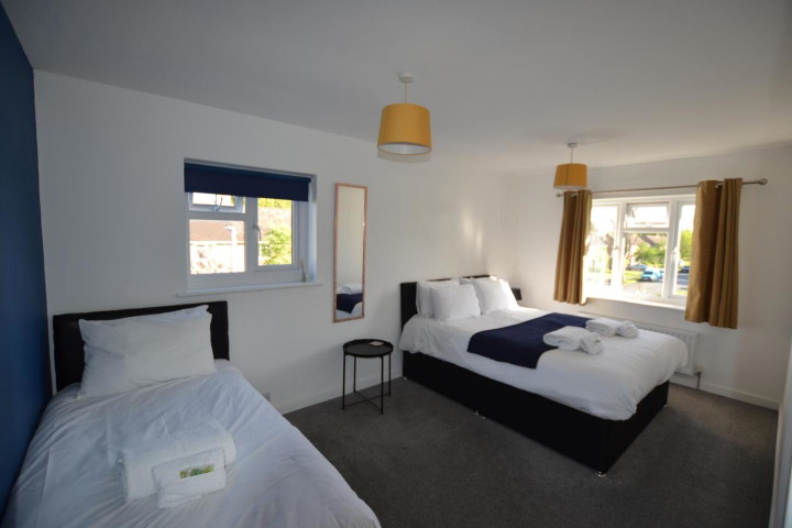 Wisteria 2 Bed House - Stayseekers - Salisbury