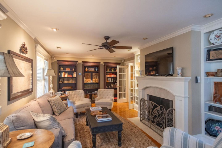 Southern Elegance In Heart Of Memphis - Tennessee