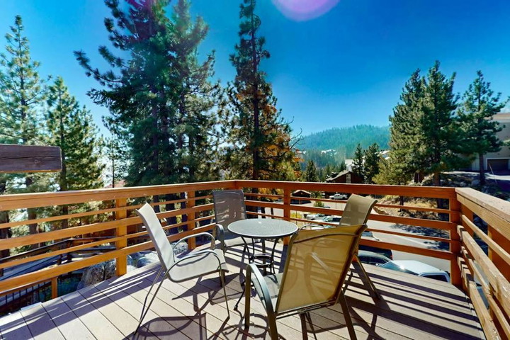 Hilltop Lodge - Nevada