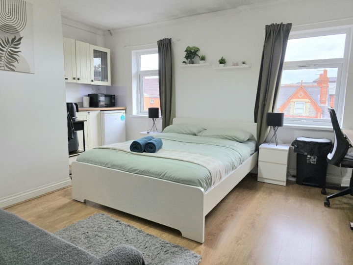 Central Reading Studios, Ensuite & Double Rooms Oracle & Hospital - Berkshire
