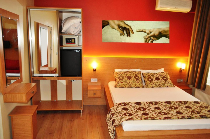 Antique Hostel - Maltepe