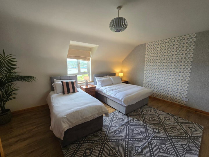 5 Bed House - Sleeps 14 - Pets - Garden - Parking - Irlanti