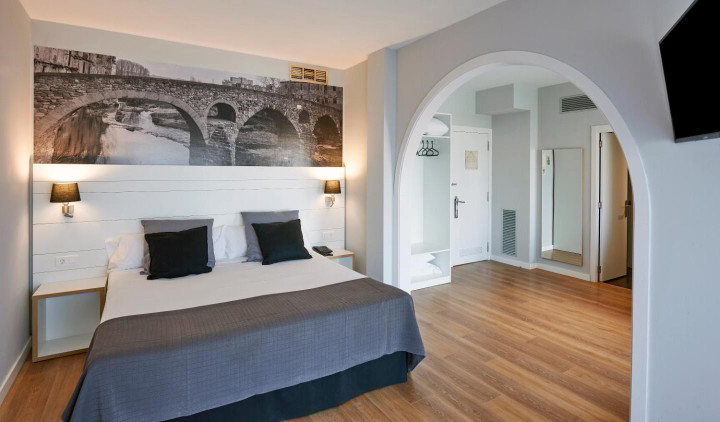 Hotel Can Pamplona - Vic