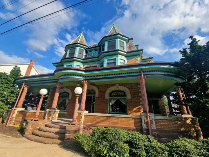 Vaast Bed & Breakfast - Reading, PA