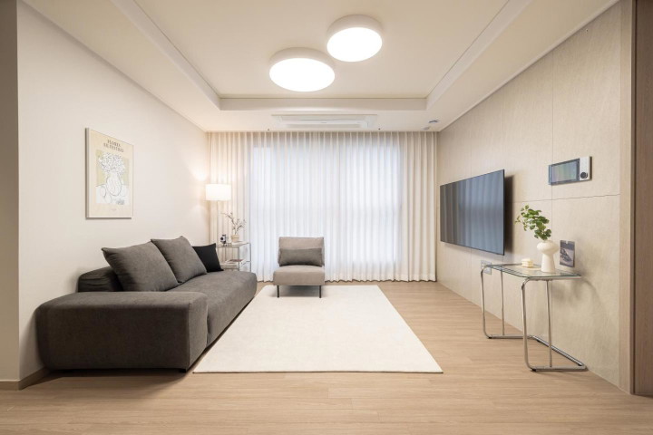 Stylish Modern Condo, 3 Bedrooms, 2 Bathrooms, 4 Air Conditioners, 65-inch Tv, Laundry Machine & Dryer - Uijeongbu-si
