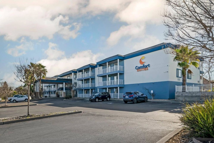 Comfort Suites Red Bluff Near I-5 - California
