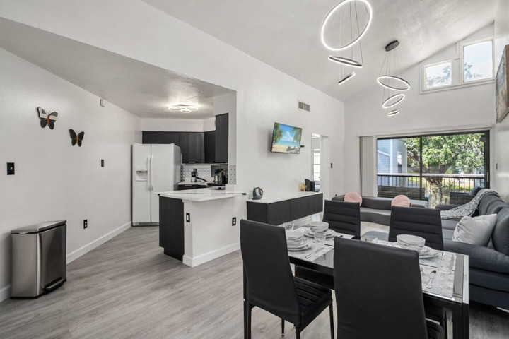 Condo With Pool, Gym, Golf, Jacuzzi And Game Areas - Winter Park, FL