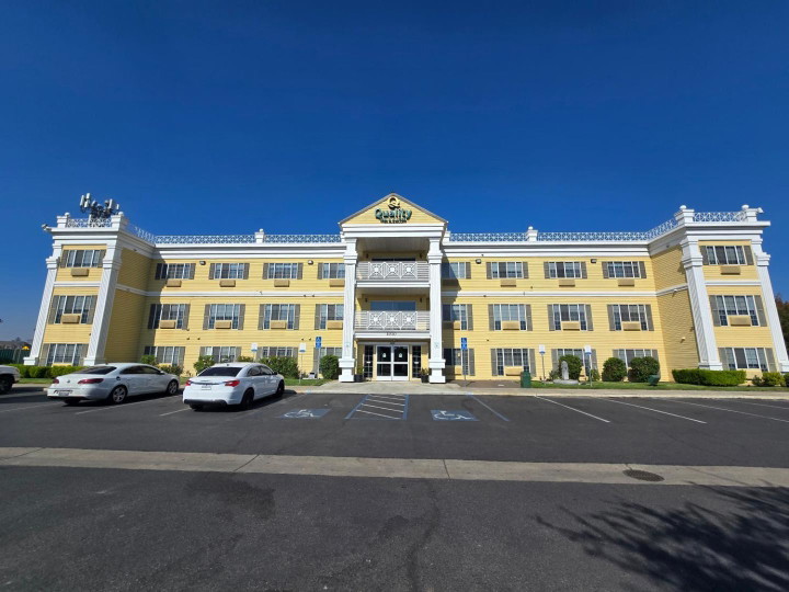 Quality Inn & Suites Tulare - Tulare, CA