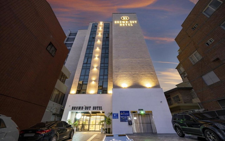 Brown Dot Hotel Sajik Baseball Stadium - Busan