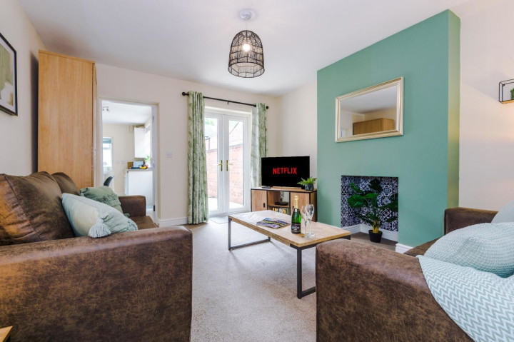 Modern Apartment In Crewe By 53 Degrees Property, Ideal For Long-term Business & Contractors - Sleeps 4 - Nantwich