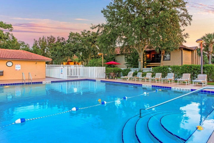 Alhambra Villas By Coolvacay - Florida