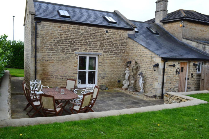 Crossroads Farm - Queen Anne's Stable - Chippenham