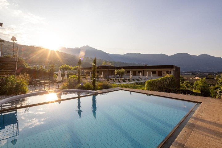 Residence Der Heinrichshof - Tirolo