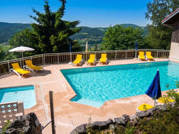 Chalet Charmant Au Tholy Avec Piscine Partagée - Alps