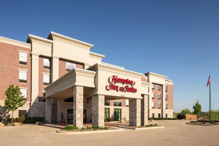 Hampton Inn & Suites Grafton - Grafton, WI