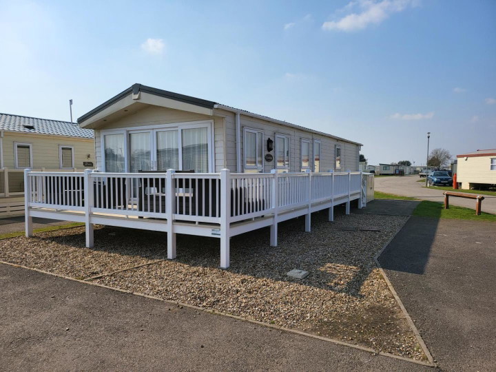 2br-sleeps6-fireplace-parking-patio-seaside - England