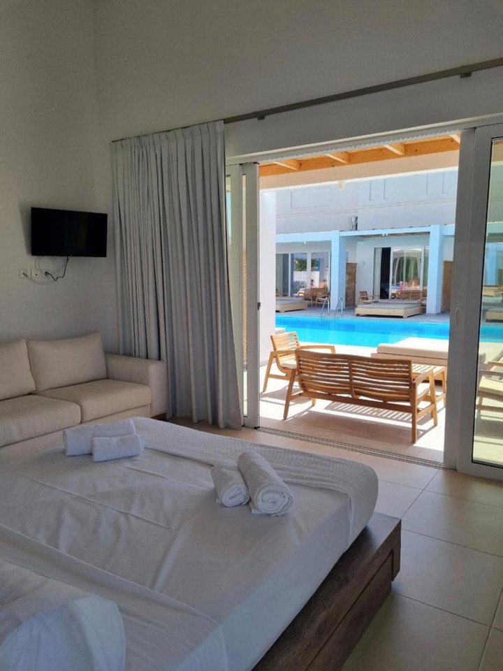 Blue Summer Luxury Suites - Greece