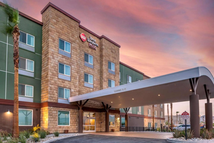 Best Western Plus Coachella Valley Inn & Suites - Cathedral City, CA