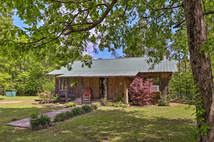 Secluded Cabin W/ Pond ~ 37 Mi To Gulf Coast! - Mississippi