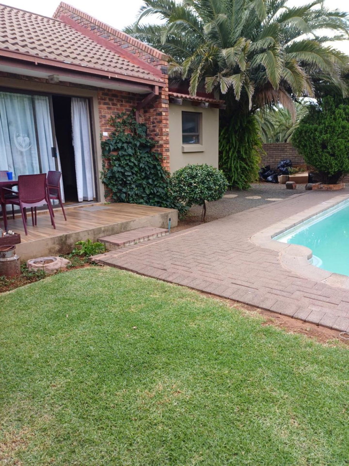Cura Lodge - Bloemfontein
