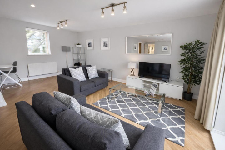 Roomspace Serviced Apartments - The Courtyard - Surbiton