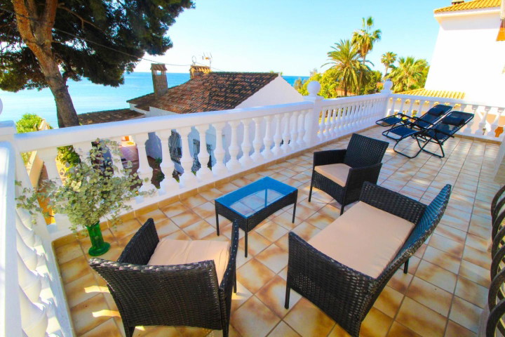 Great Villa, Sea Views, 20 Secs Walk To The Beach, Bbq, 9 People, 5 Mins Car From Alicante City Center, Sailing Club 3 Mins Walk - Alicante