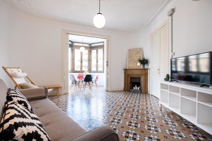 B32-sunny And Modernist Apartment For Groups In Center - Barcelona