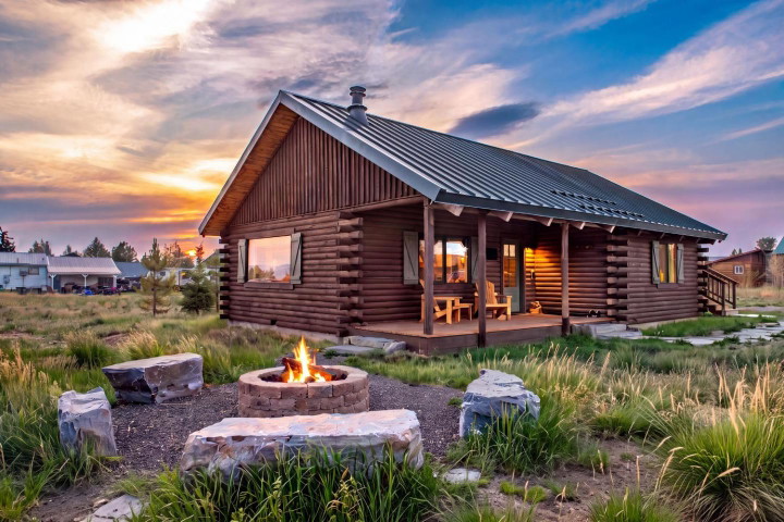 Upscale Designer Log Cabin Cozy Hot Tub Firepit - Driggs, ID