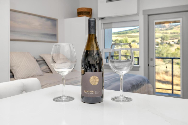 Vita Resort Vernon - Modern Studio On Okanagan Lake - Vernon