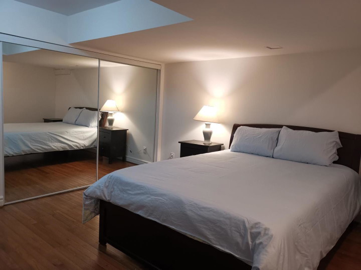 Cozy Private Rooms In Basement - Toronto