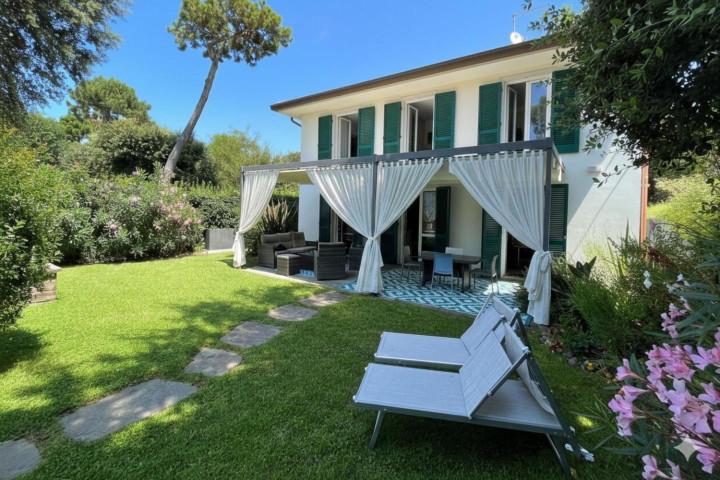 Villa Victor 100m From Sea - Happy Rentals - Massa
