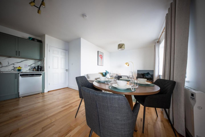 Designer 2-bed Apartment With Stunning Sea Views - Galway