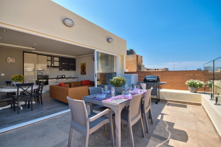 Valletta Luxe 3-bedroom Duplex Penthouse With Sea View Terrace And Jacuzzi - Valletta