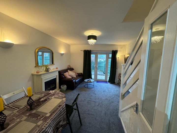 Comfy 2-bedroom Townhouse Featuring A Fireplace, Private Entrance, Equipped Kitchen, Terrace With Garden Views, Washing Machine Flat-screen Tv And Sofa Bed Sleeping 2 Additional Guests - Tewkesbury