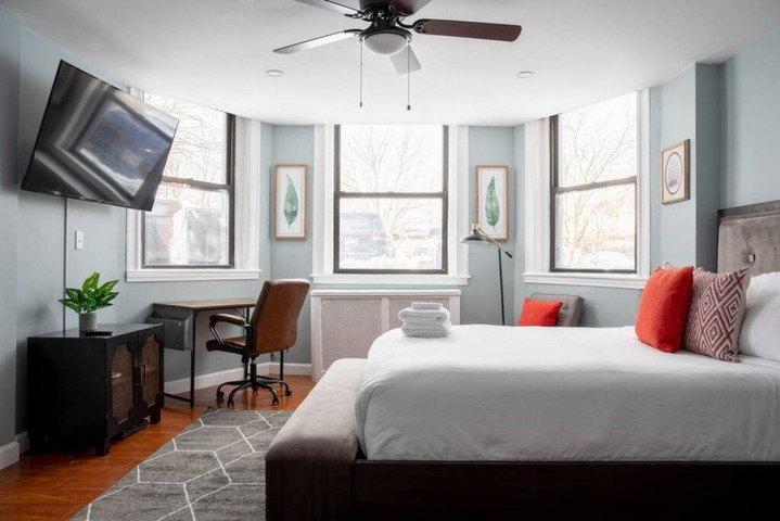 Cozy Back Bay Studio And Close To Fenway - Boston, MA
