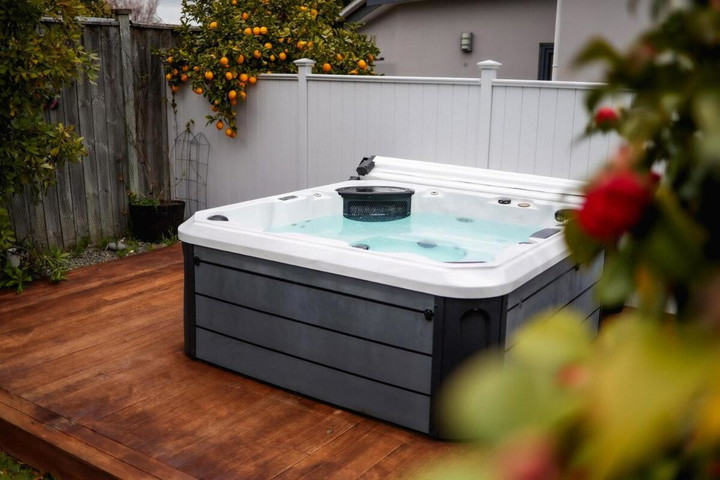 Martinborough Retreat With Hot Tub - Martinborough