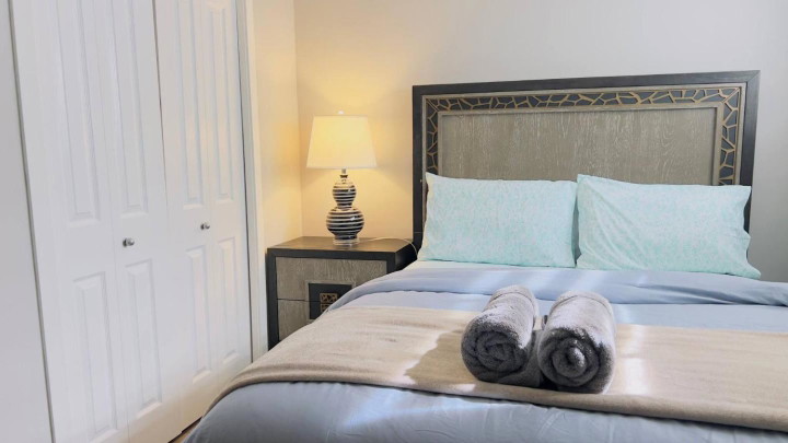Calgary Airport Stay Private Suite 1bed - Calgary