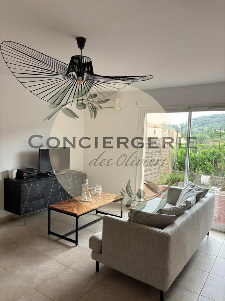 Maison Avec Terrasse - Cuers