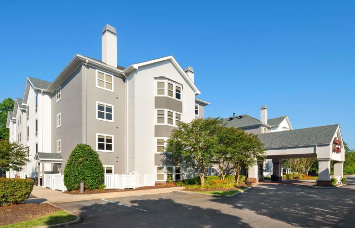 Hampton Inn & Suites Newport News-airport - Oyster Point Area - Yorktown, VA