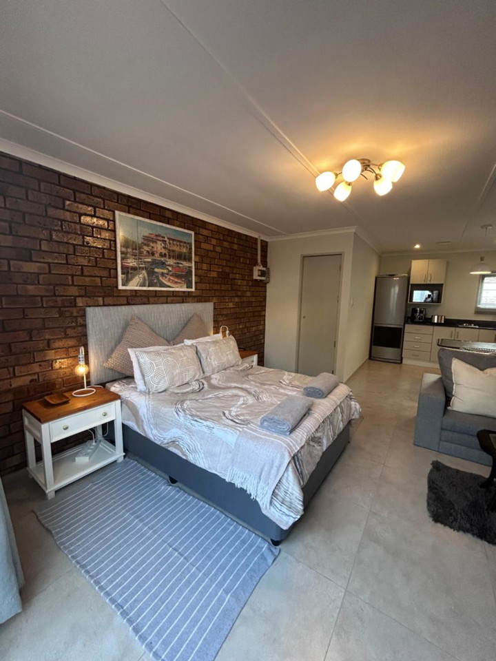 Whale's Cove - Amanzimtoti