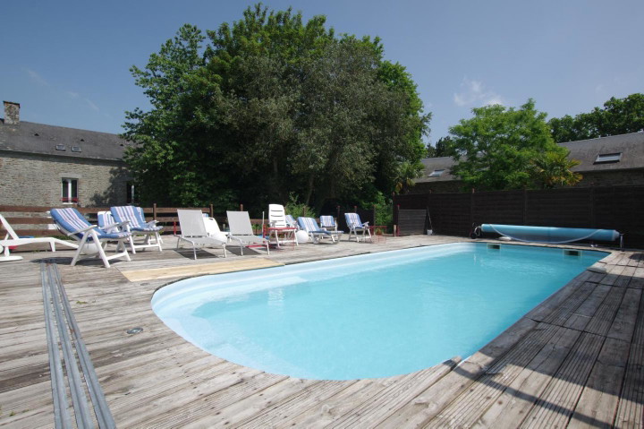 Chambre Liberté Piscine Jacuzzi Hammam Billard - Calvados