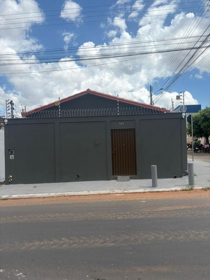 Casa Para Família No Setor Coimbra Com Garagem - 