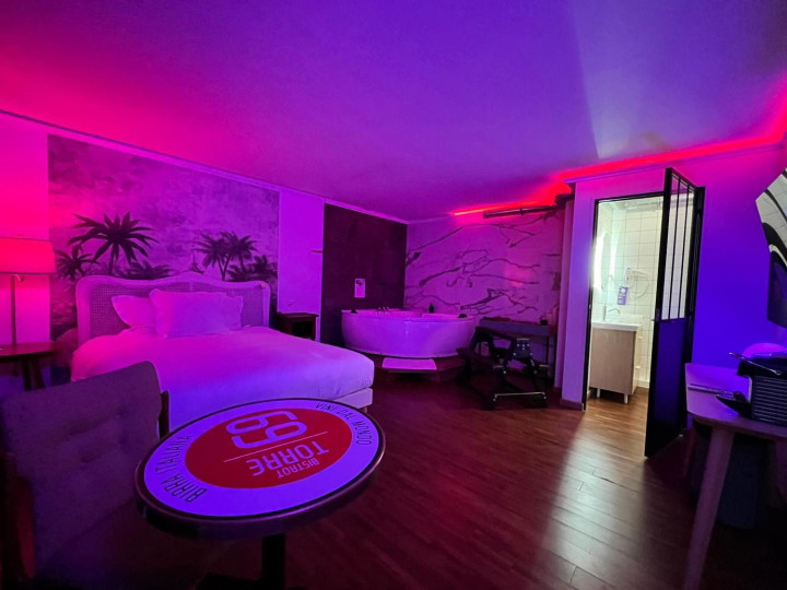 Jacuzzi Love Suite - Pantin