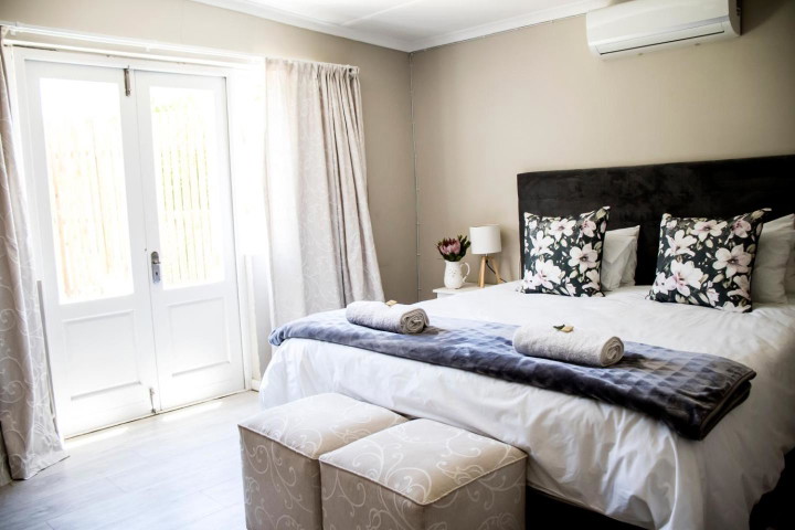 The Grey House - Beaufort West